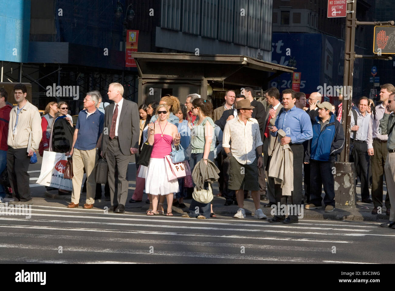 Crowd corner street crowded 5th hi-res stock photography and images - Alamy