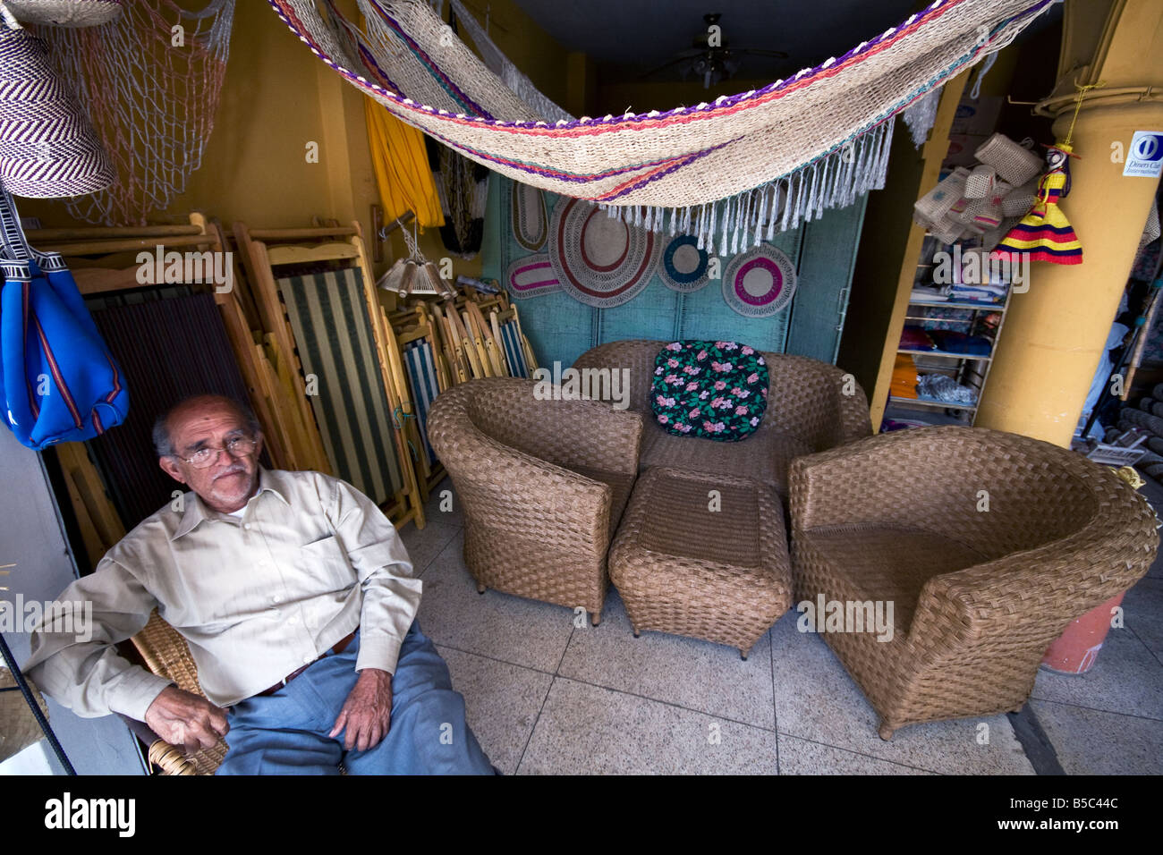 Old three piece suite hi-res stock photography and images - Alamy