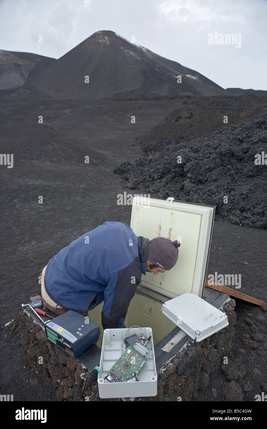 Geophysical monitoring hi-res stock photography and images - Alamy