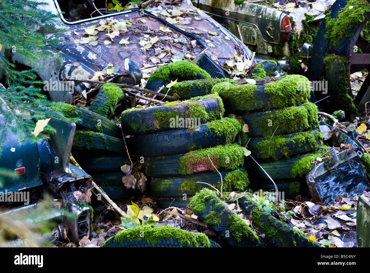 Stack junkyard hi-res stock photography and images - Alamy