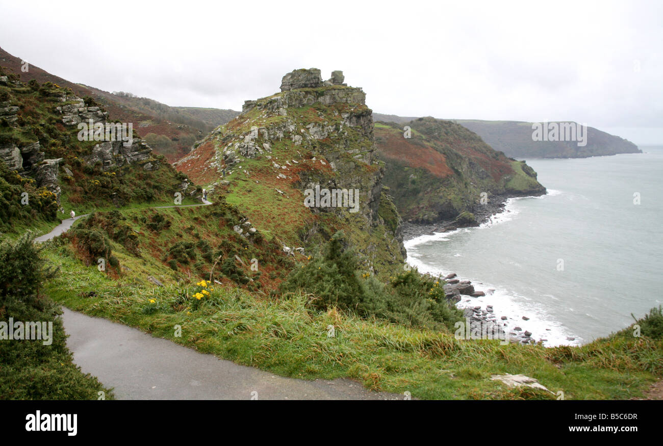 Rugged and craggy coastline hi-res stock photography and images - Alamy