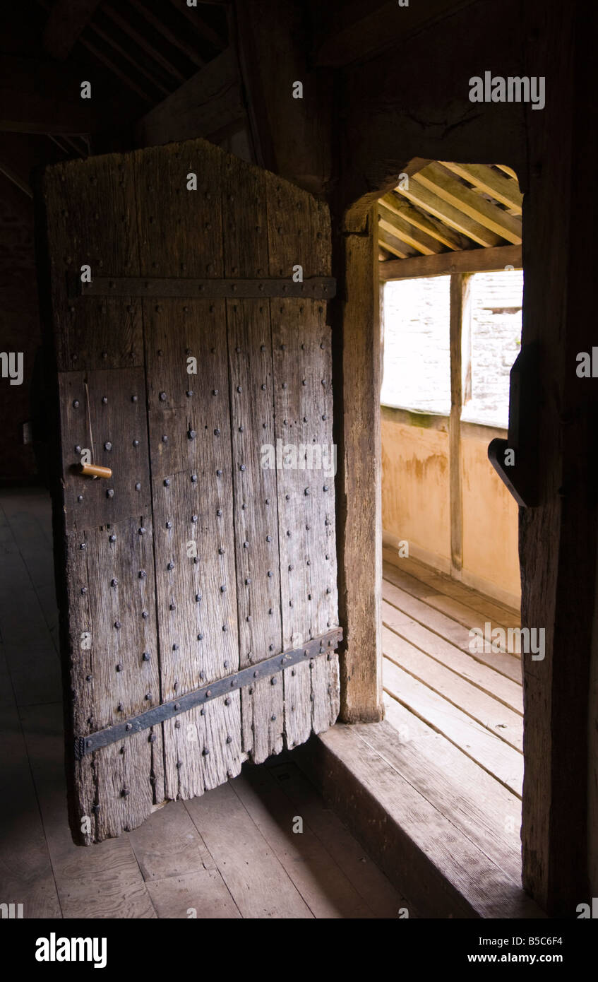 Inside court stock uk hi-res stock photography and images - Alamy