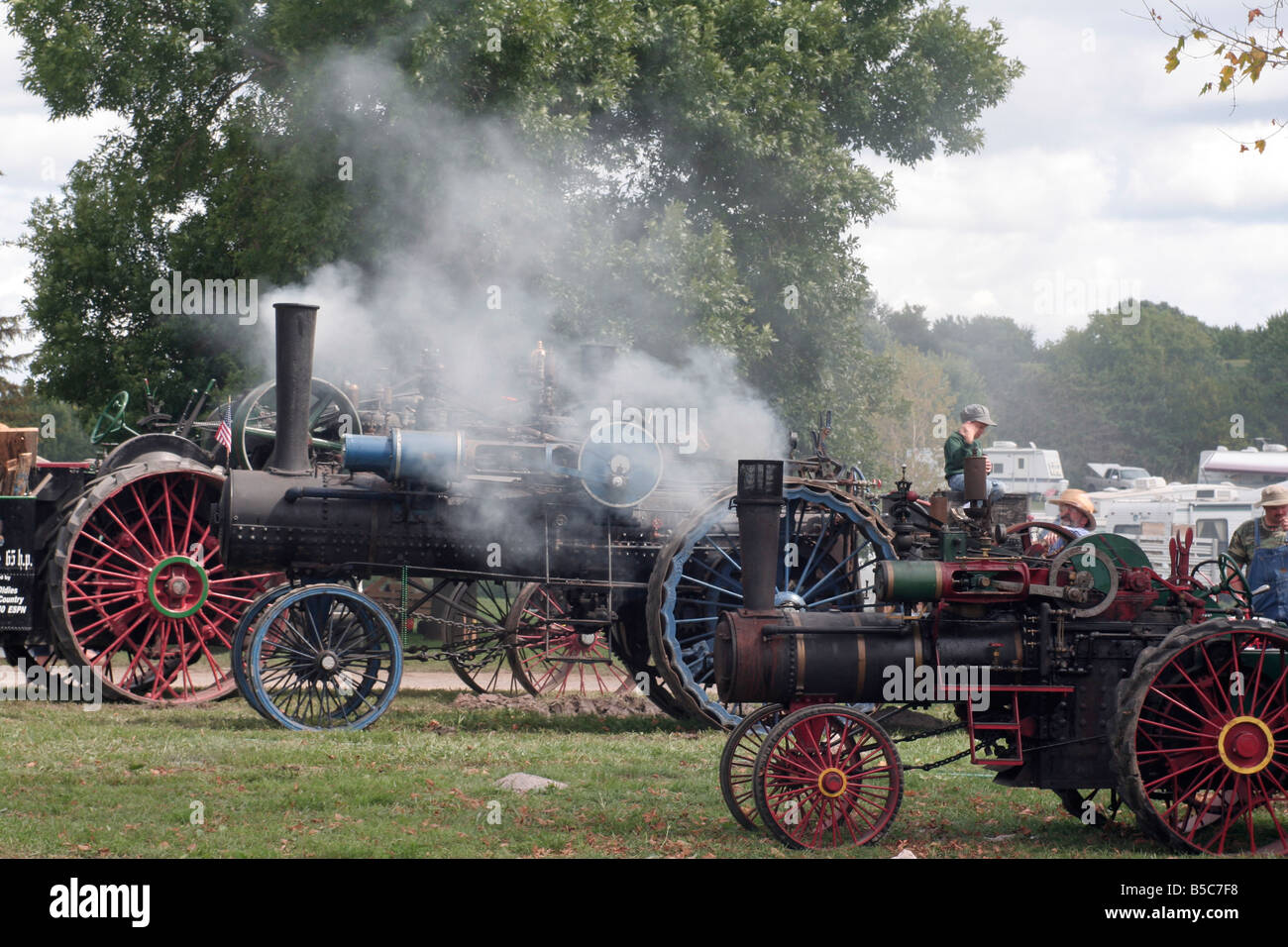 Big little steam engine tractors hi-res stock photography and images ...