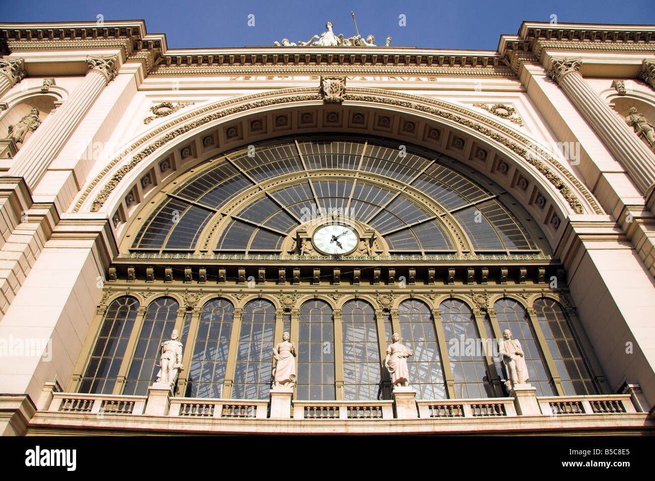 Keleti Railway Station clock, Budapest, Hungary Stock Photo - Alamy