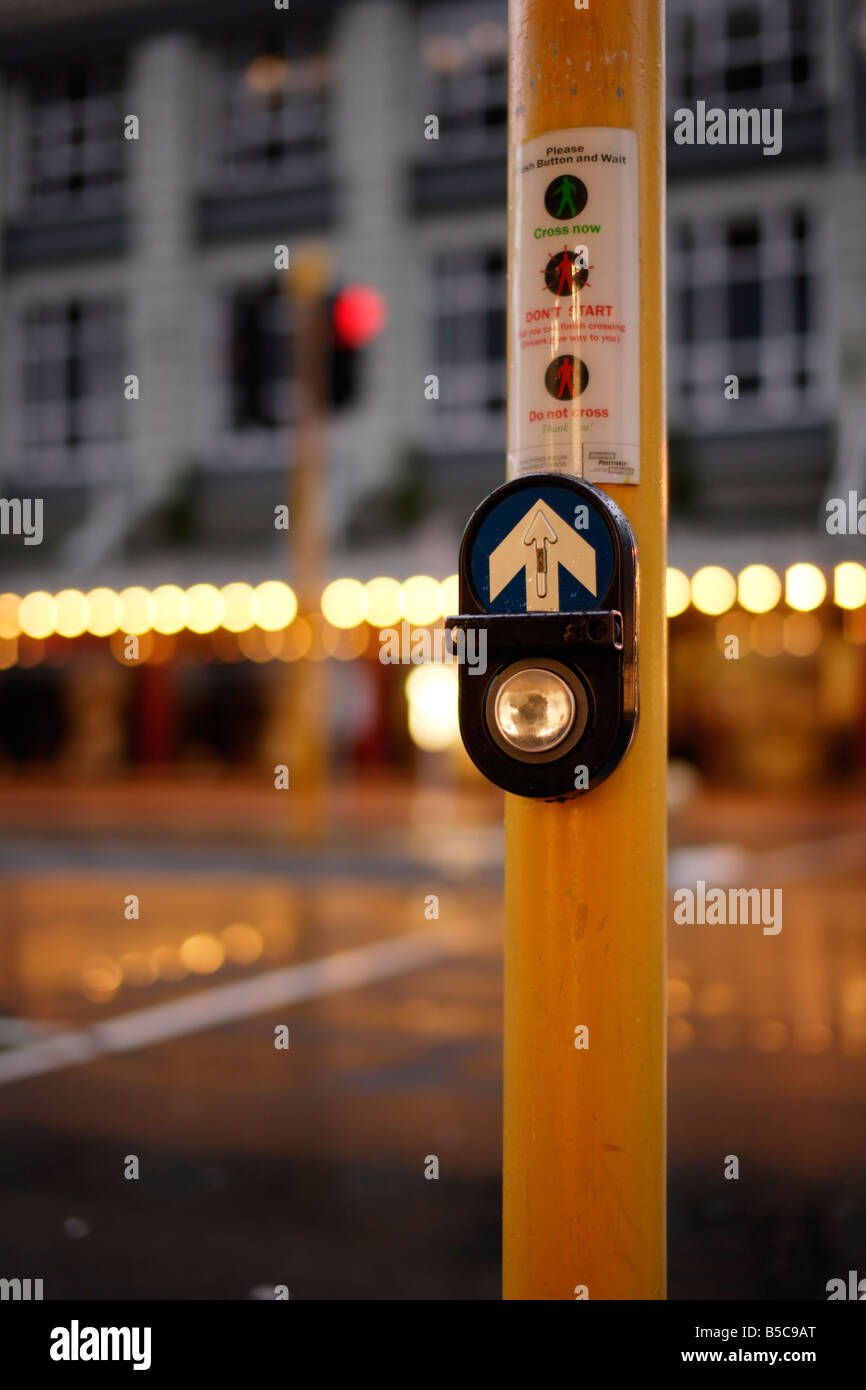 Street crossing lights hi-res stock photography and images - Alamy