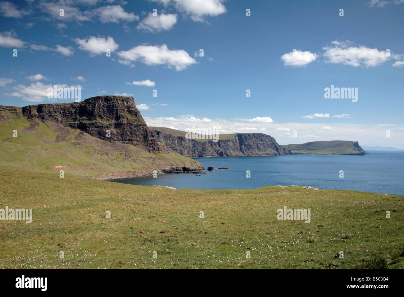 Waterstein Head, Moonan Bay, Isle of Skye Stock Photo - Alamy