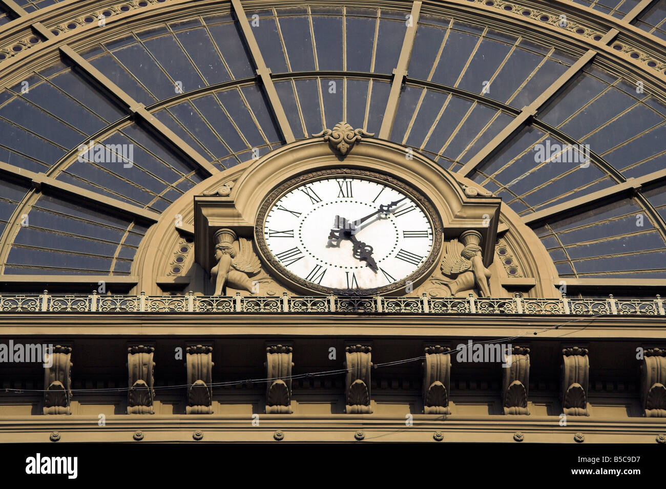 Keleti Railway Station clock, Budapest, Hungary Stock Photo - Alamy