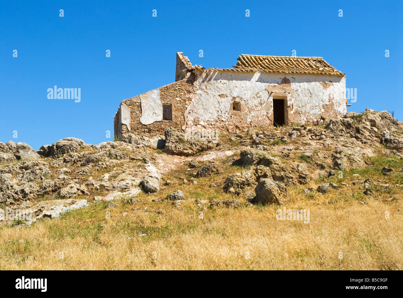 Derelict farmhouse ruins hi-res stock photography and images - Alamy