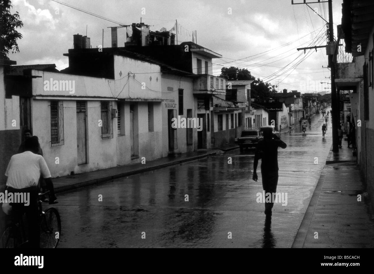 Cuba, Santa Clara, down town, main road, rainy day Stock Photo - Alamy