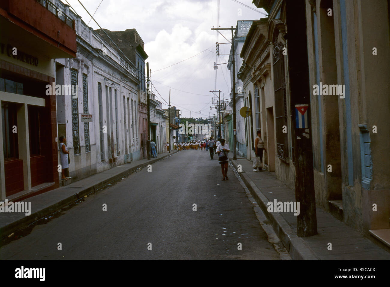 Main down hi-res stock photography and images - Alamy