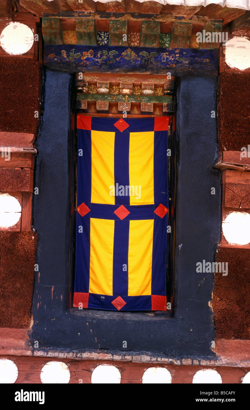 window roof red palace potala tibet Stock Photo - Alamy