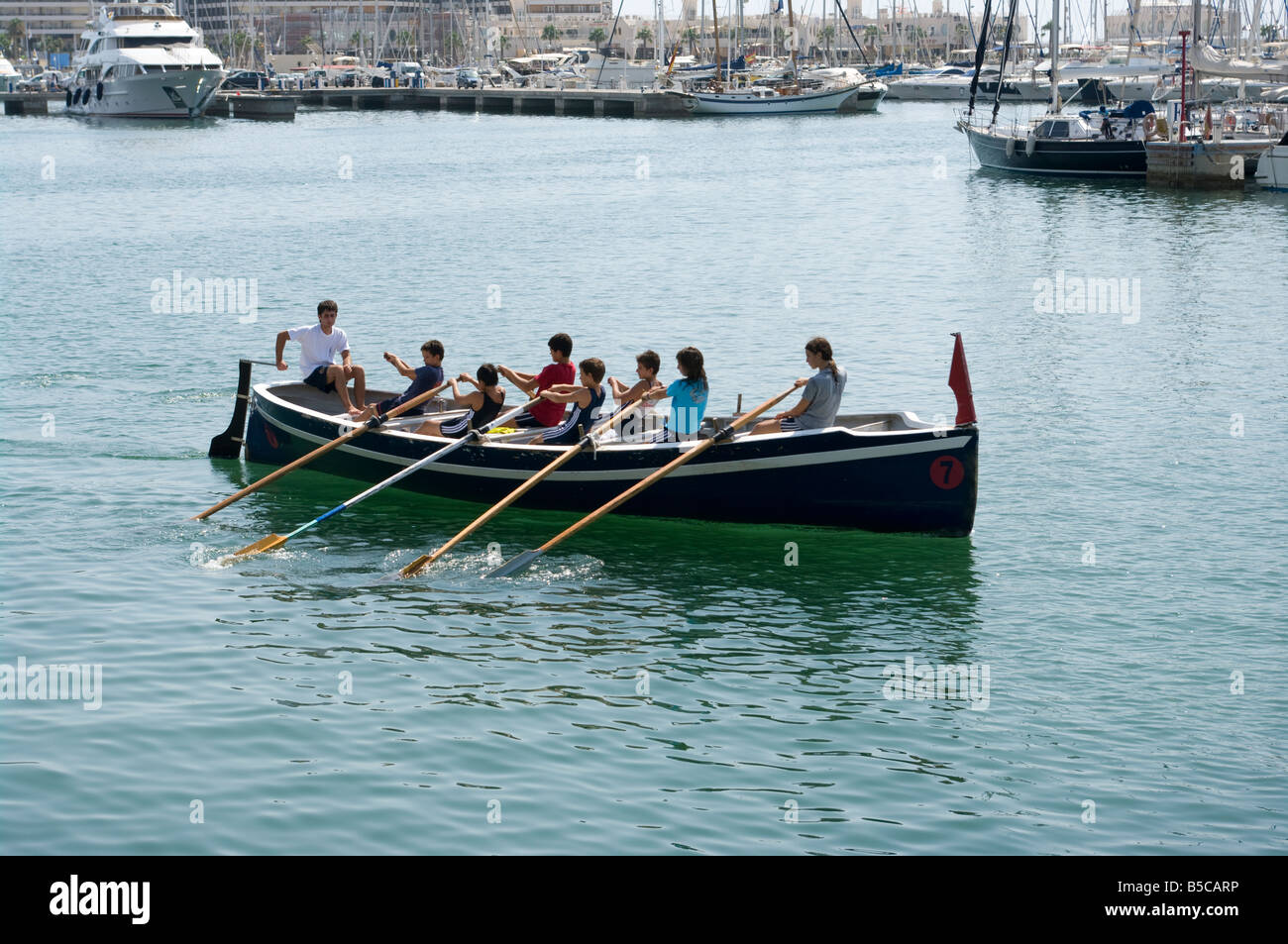 People rowing the boat hi-res stock photography and images - Alamy