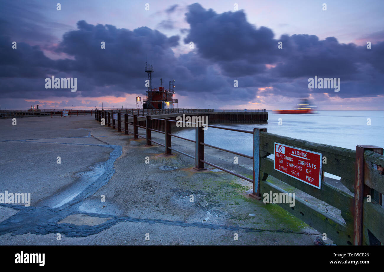 Gorleston harbour hi-res stock photography and images - Alamy