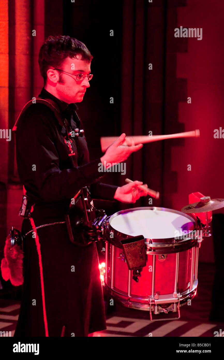 Red Hot Chilli Pipers Scottish electric bagpipe band cabaret in ...