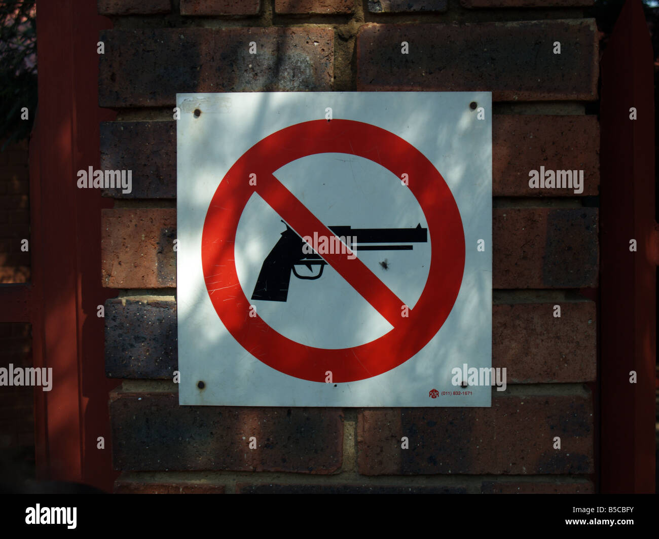 South Africa, Johannesburg, Armed response sign Stock Photo - Alamy