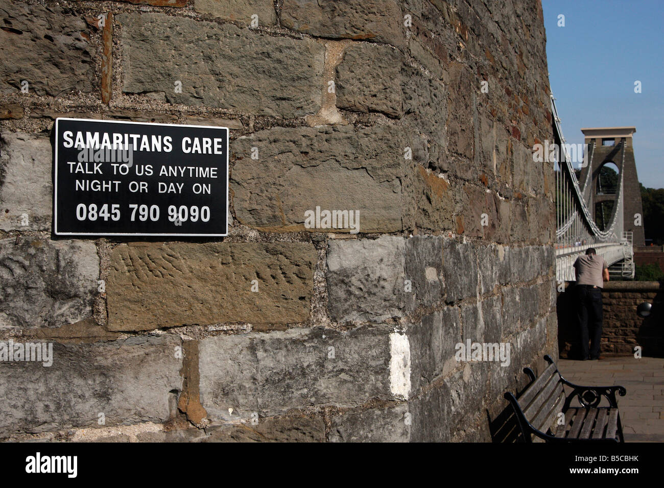Samaritans sign and suicide helpline on [Clifton Suspension Bridge ...