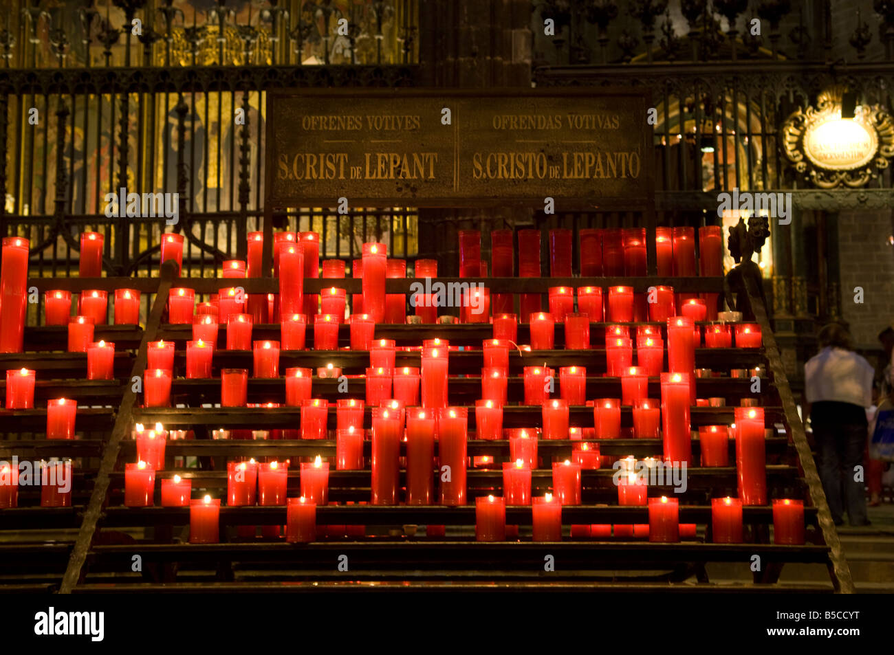 Candles in cathedral hi-res stock photography and images - Alamy