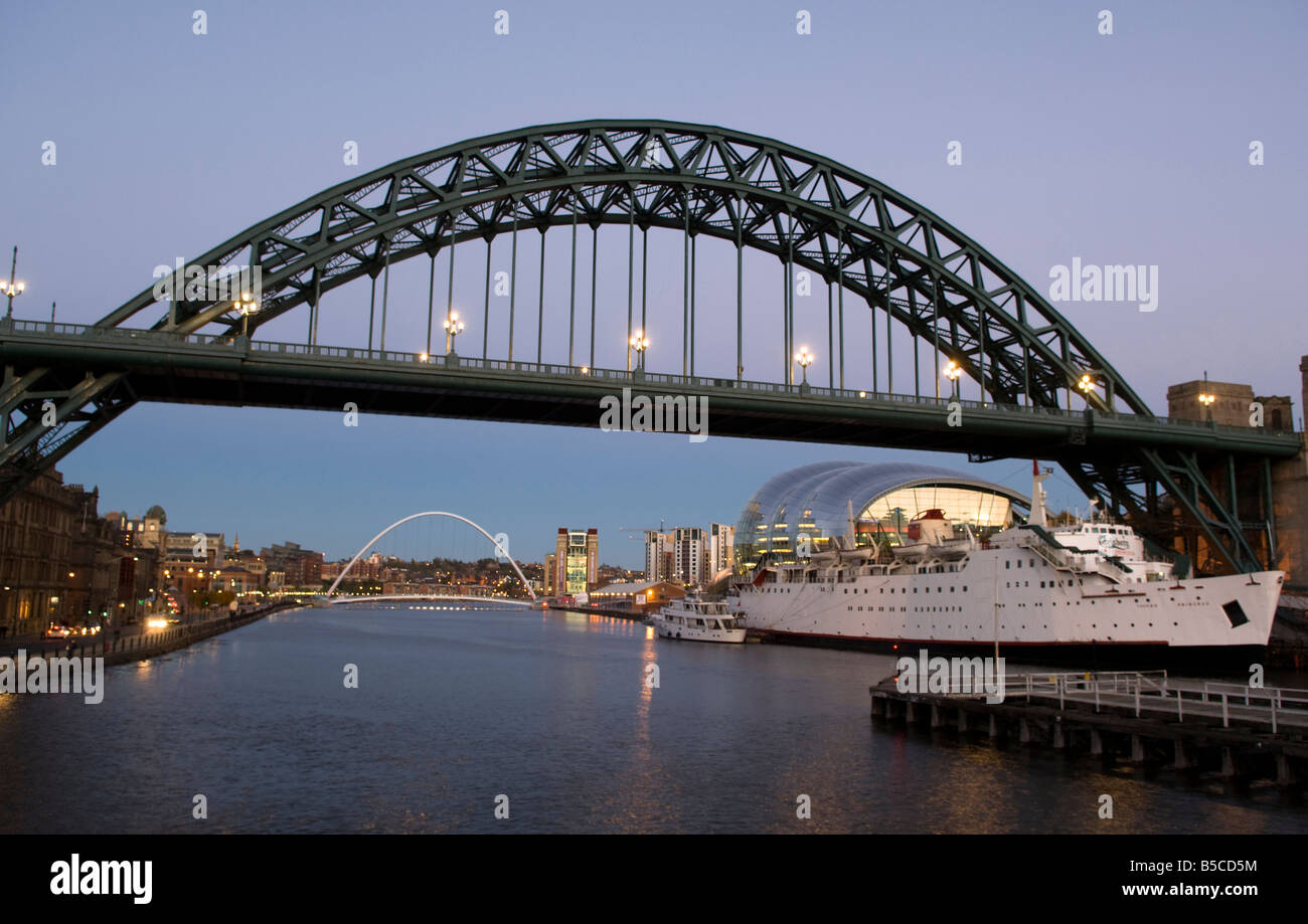 Arched bridge, Newcastle upon Tyne, England Stock Photo - Alamy