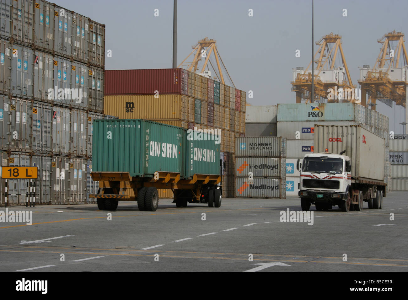 DP World Dubai Ports World Container Port UAE Teus Stock Photo - Alamy