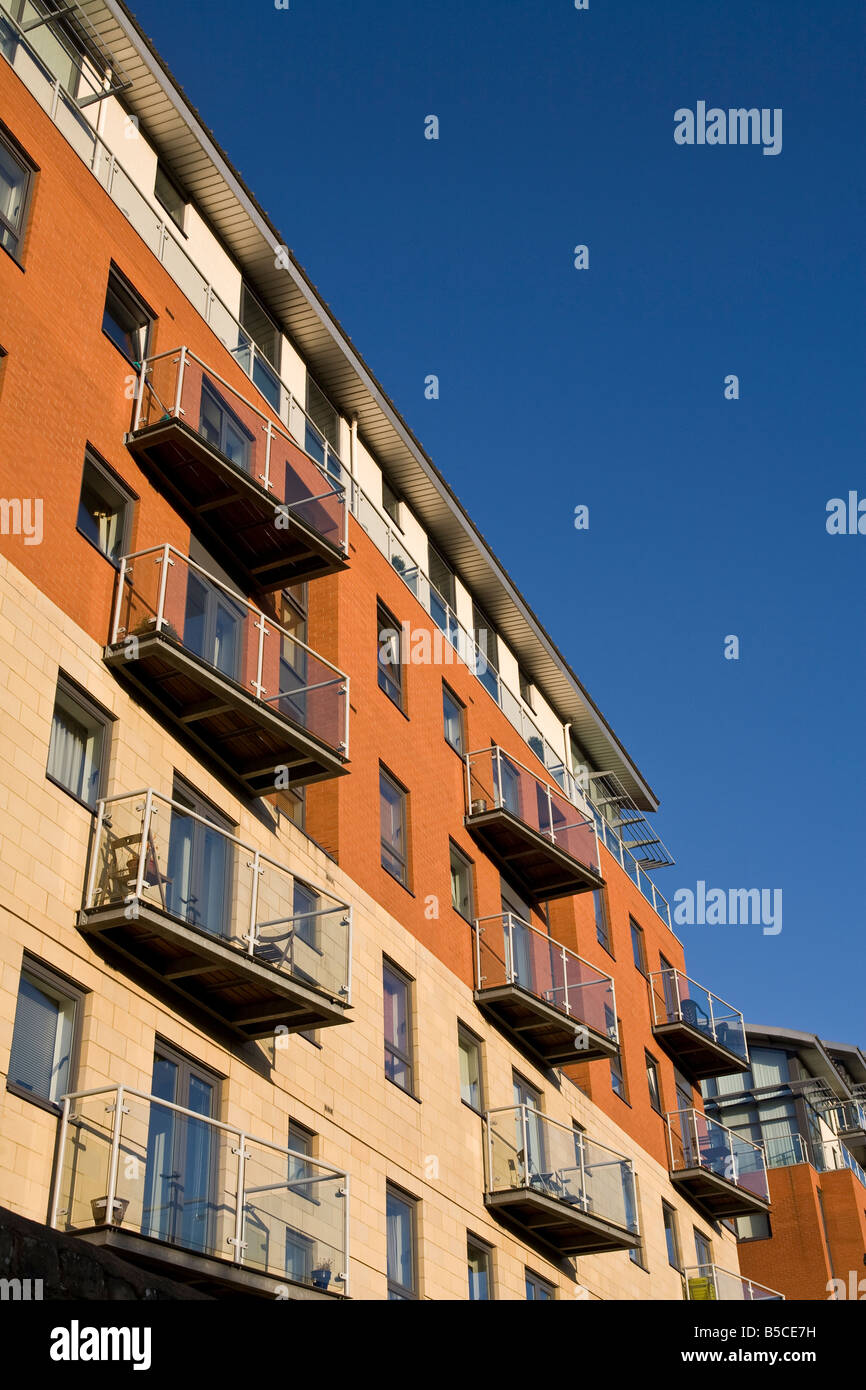 Leeds high rise apartments balcony hi-res stock photography and images ...