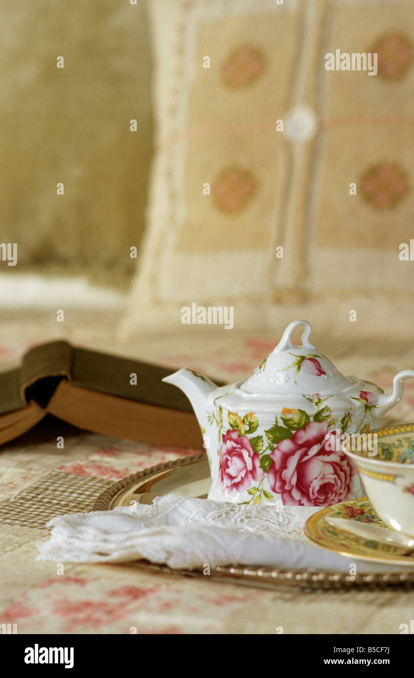 Retro tea service hi-res stock photography and images - Alamy