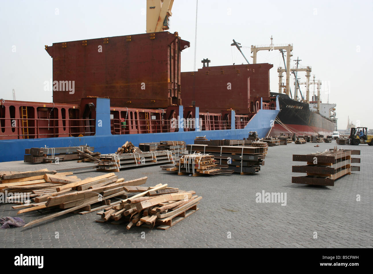 DP World Dubai Ports World Container Port UAE Teus Stock Photo - Alamy
