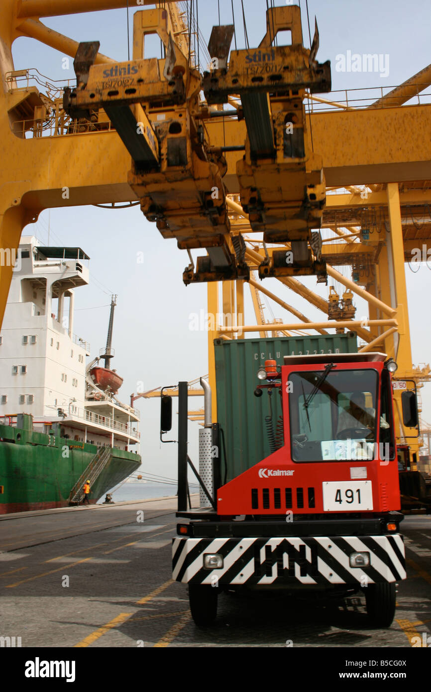 DP World Dubai Ports World Container Port UAE Teus Stock Photo - Alamy