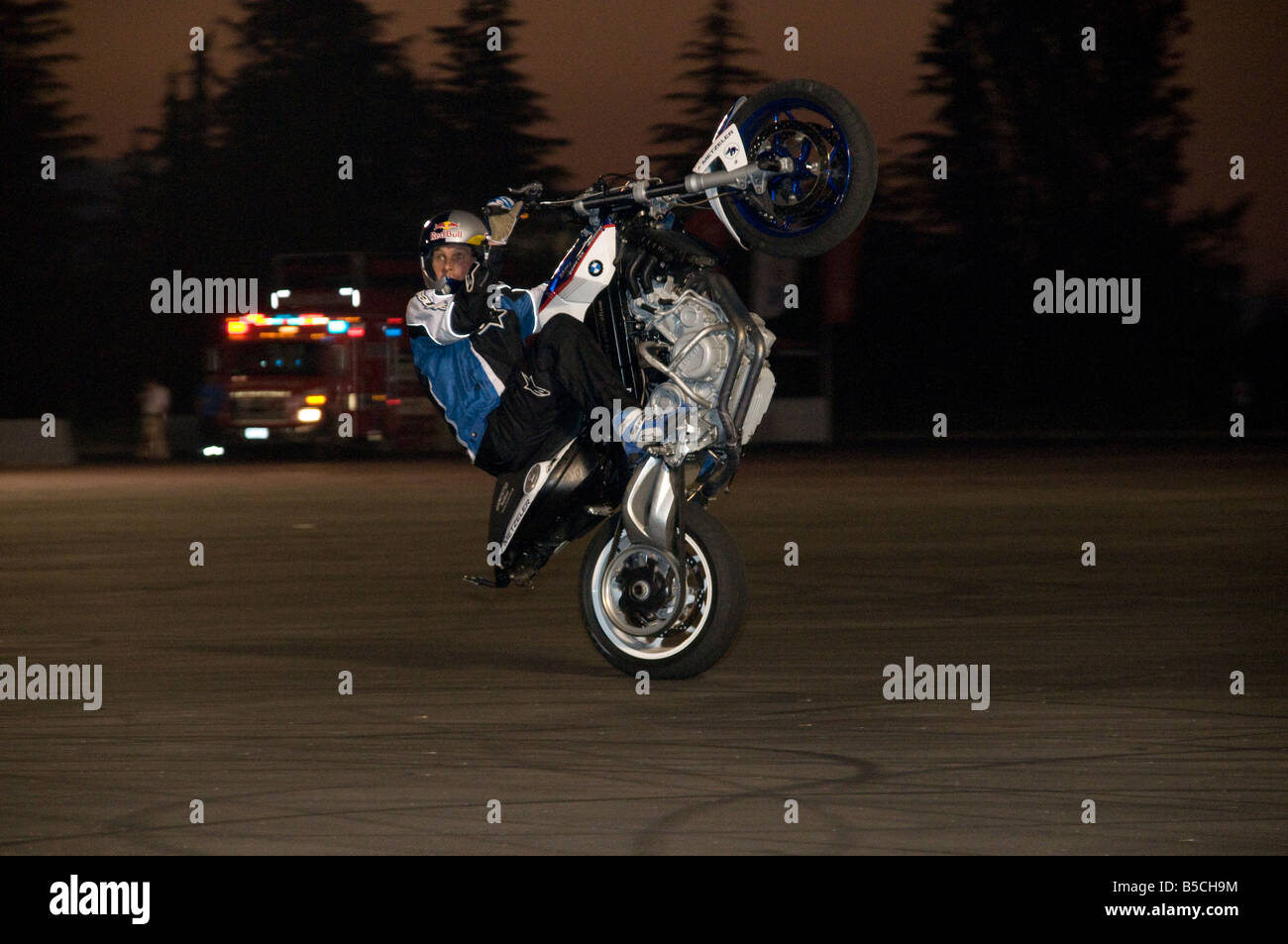 Freestyle stunt driving hi-res stock photography and images - Alamy