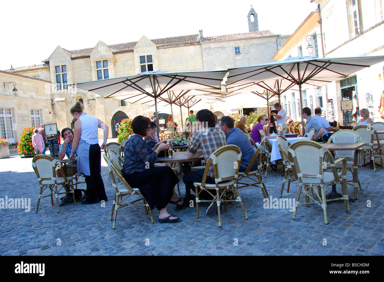 Pavement Cafe At Saint Emilion High Resolution Stock Photography and ...