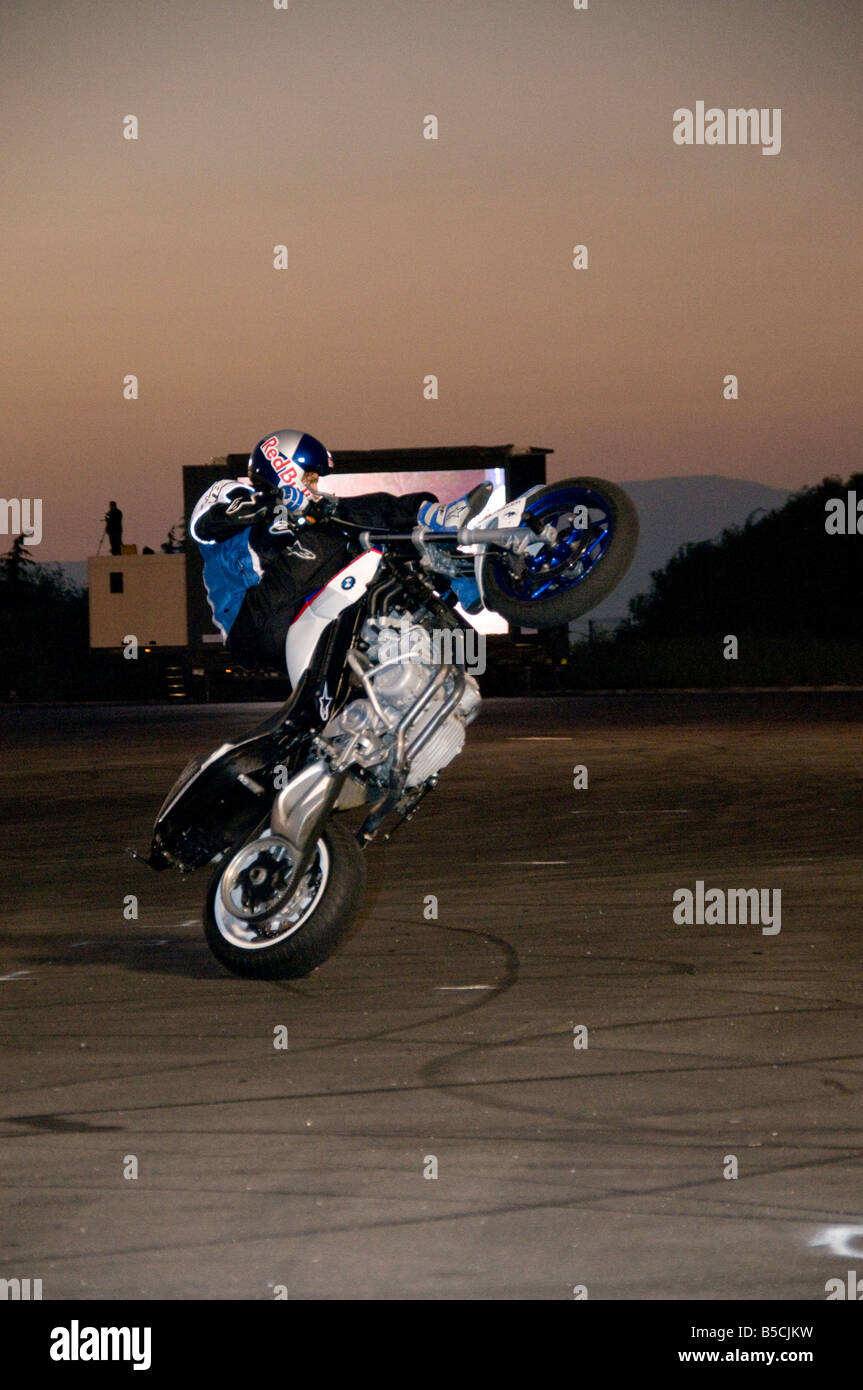 Freestyle stunt driving hi-res stock photography and images - Alamy