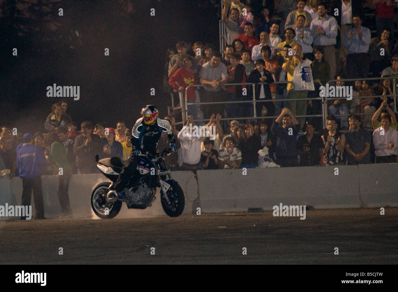 Freestyle stunt driving hi-res stock photography and images - Alamy