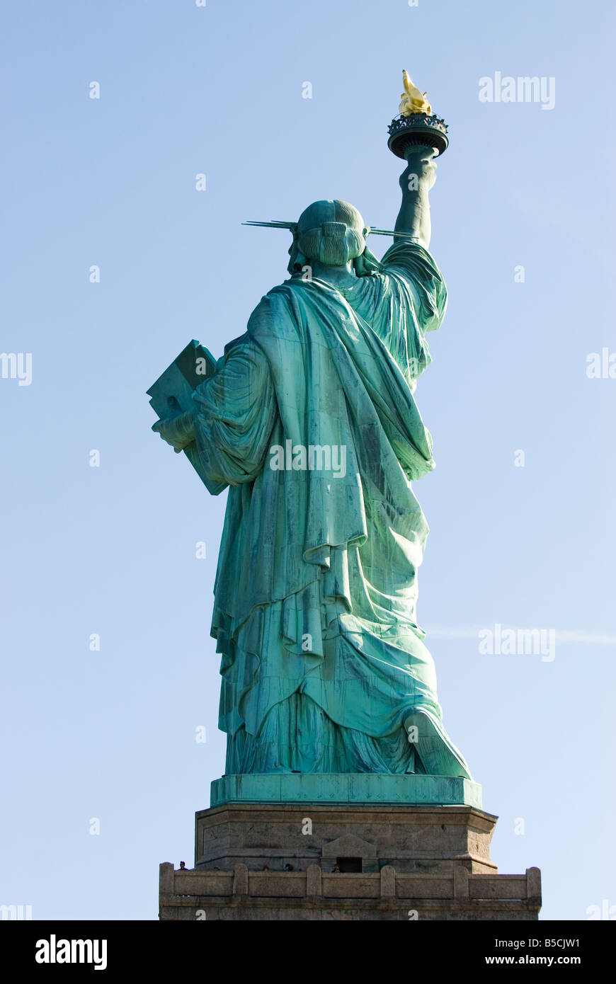 Back of statue of liberty hi-res stock photography and images - Alamy
