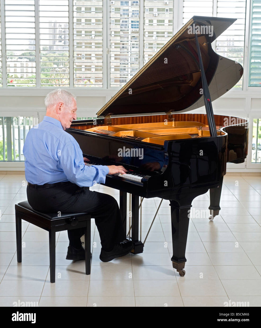 Concert Grand Piano High Resolution Stock Photography and Images - Alamy
