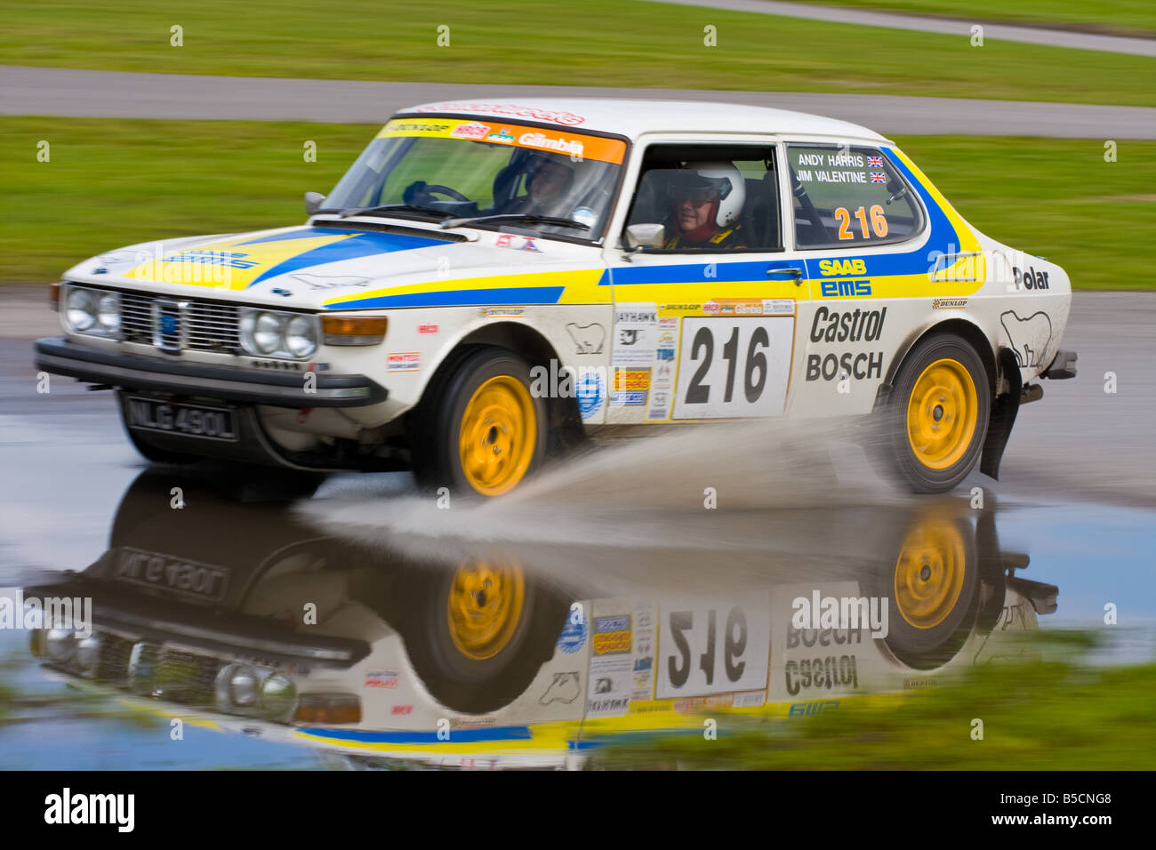 Reflection formula 1 car hi-res stock photography and images - Alamy