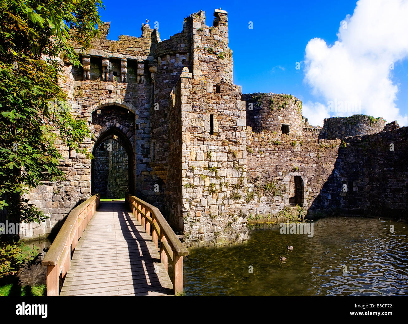 Drawbridge And Castle Stock Photos & Drawbridge And Castle Stock Images ...