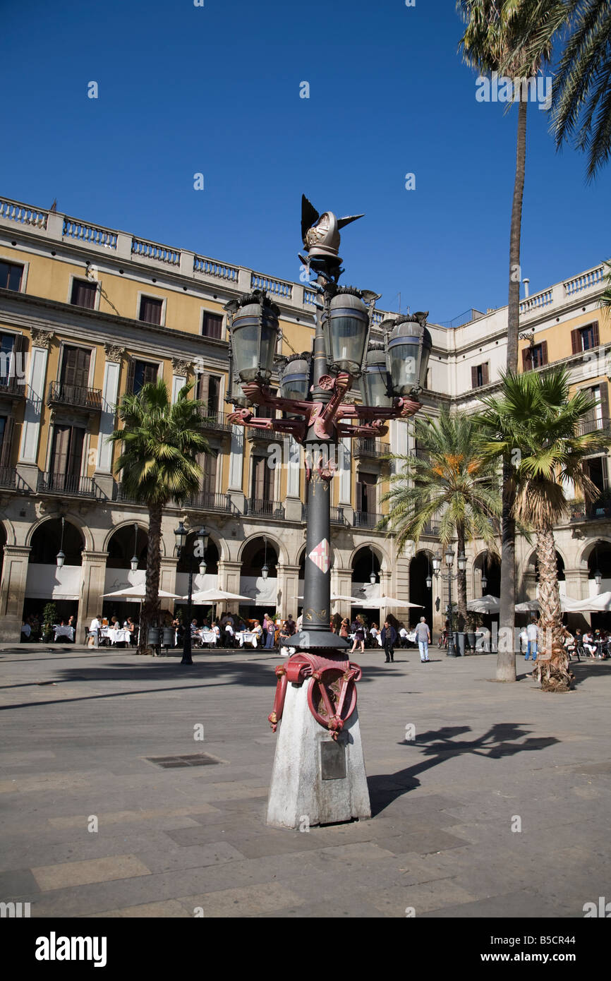 Gaudi lampost on the Placa Reial at Barcelona Stock Photo - Alamy
