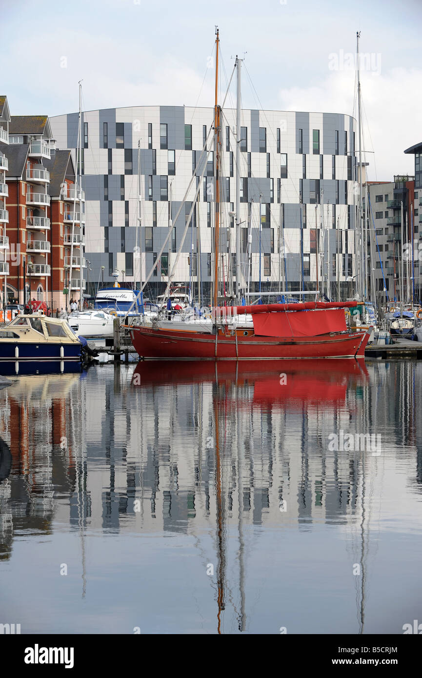 University campus suffolk building hi-res stock photography and images ...