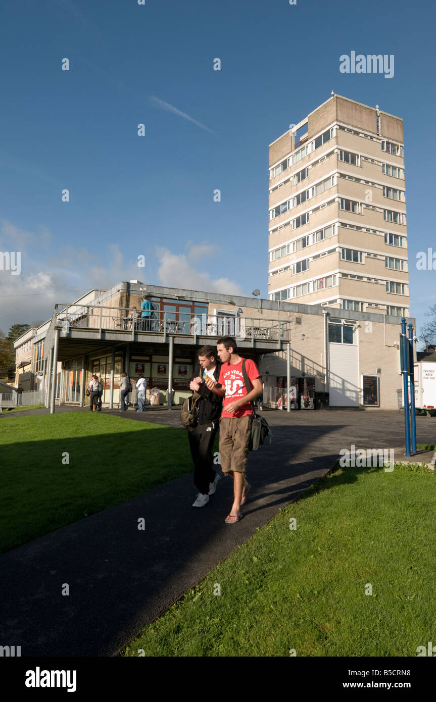 Students at trinity college hi-res stock photography and images - Alamy