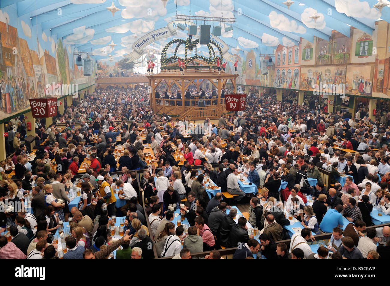 Crowded Oktoberfest beer tent, Munich Stock Photo - Alamy