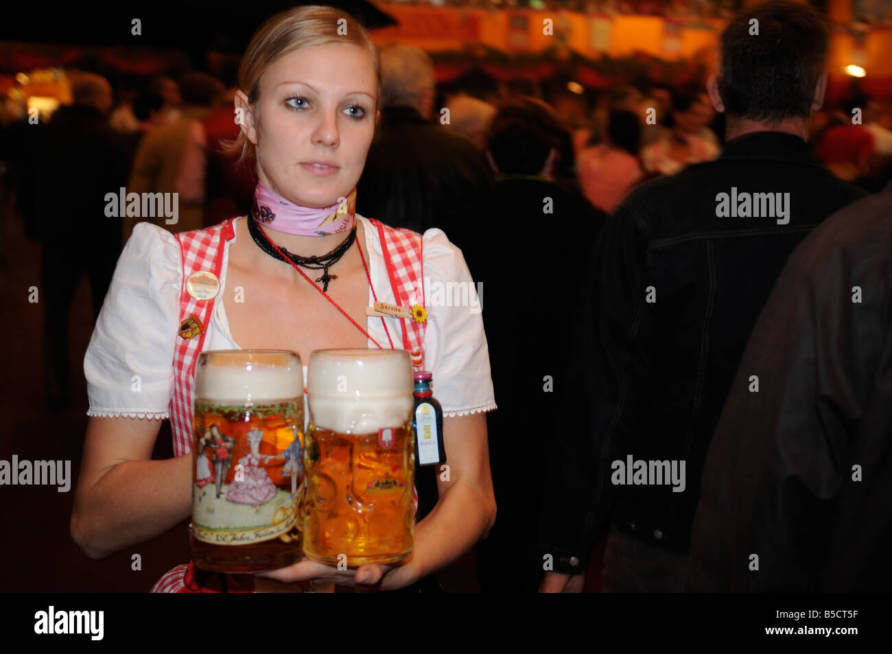Oktoberfest munich beer waitress hi-res stock photography and images ...