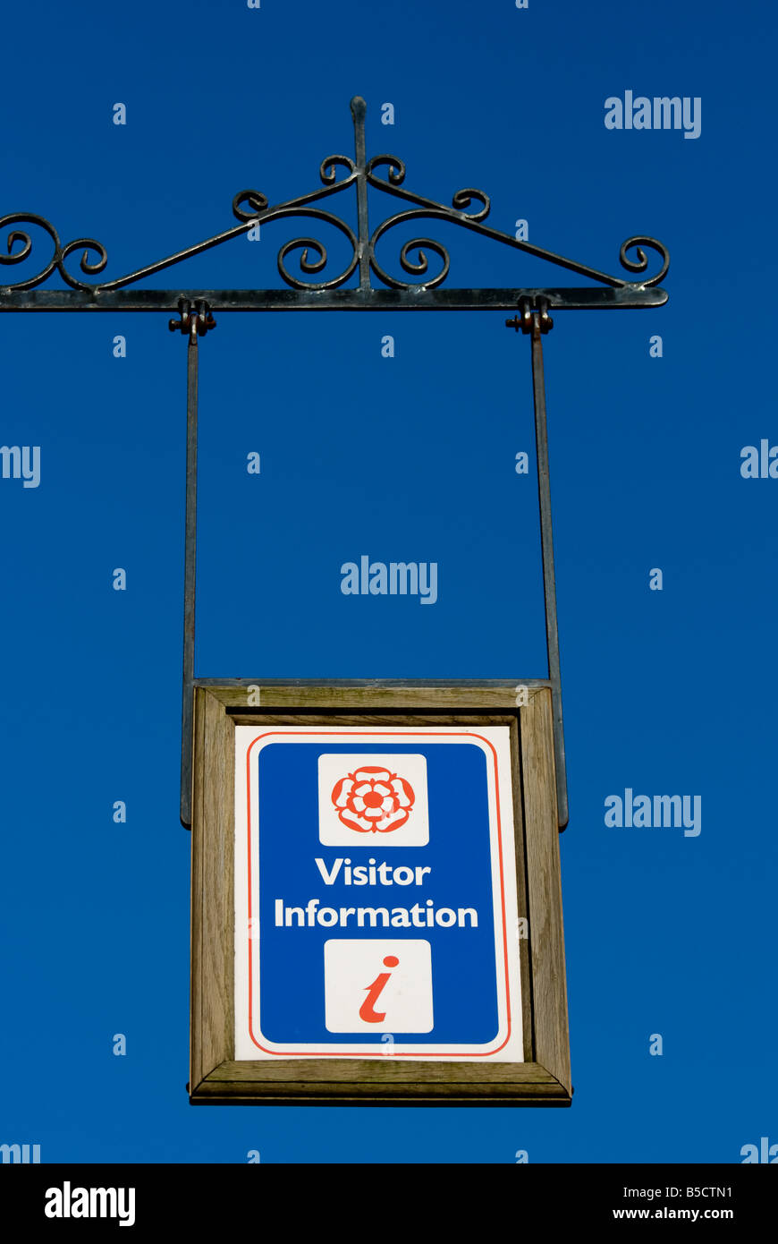 Tourist visitor information signpost hi-res stock photography and ...