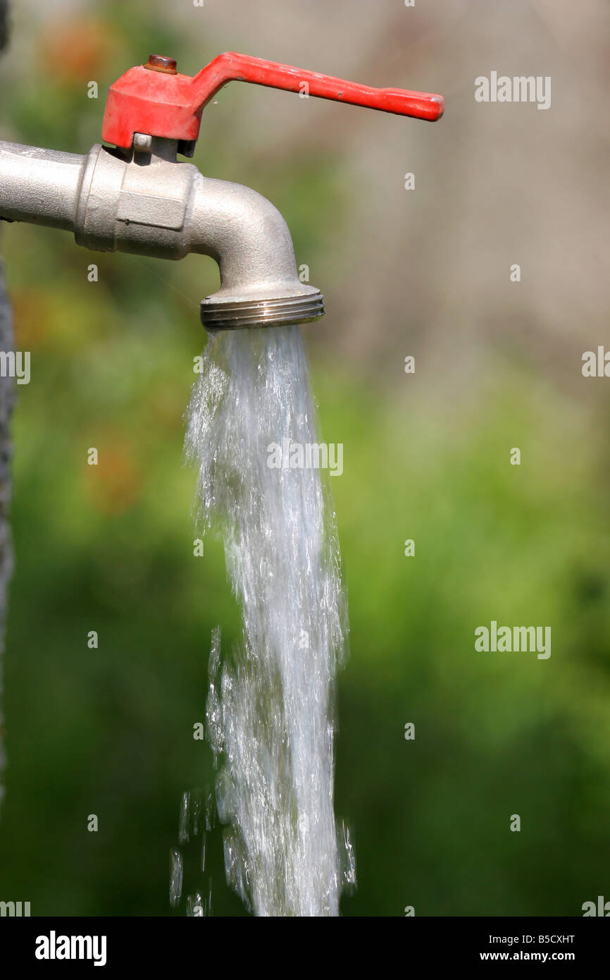 Traditional open tap running water hi-res stock photography and images ...