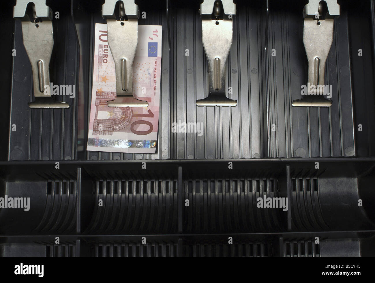 Cash register with a 10 euro banknote Stock Photo - Alamy