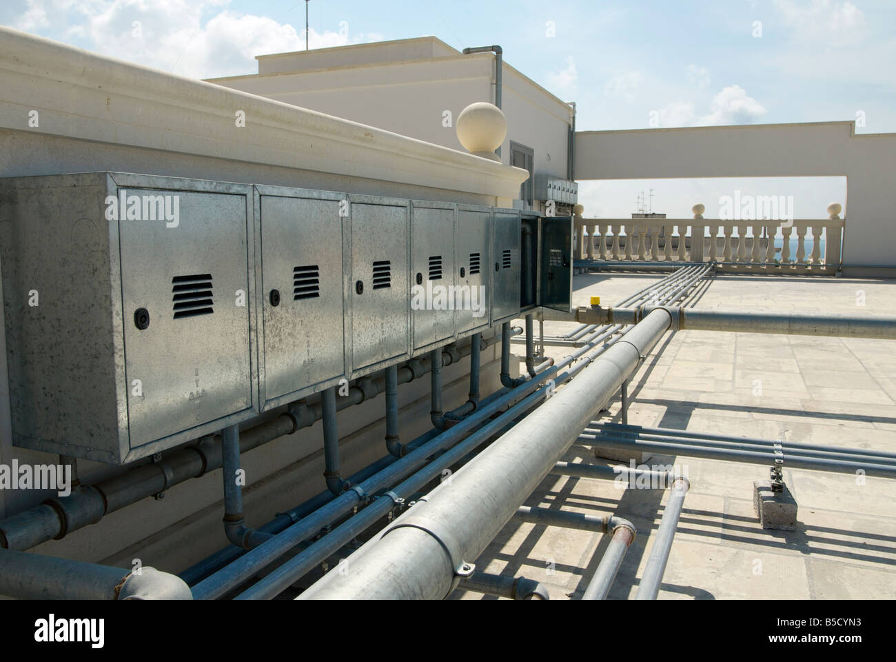 Gas station roof hi-res stock photography and images - Alamy