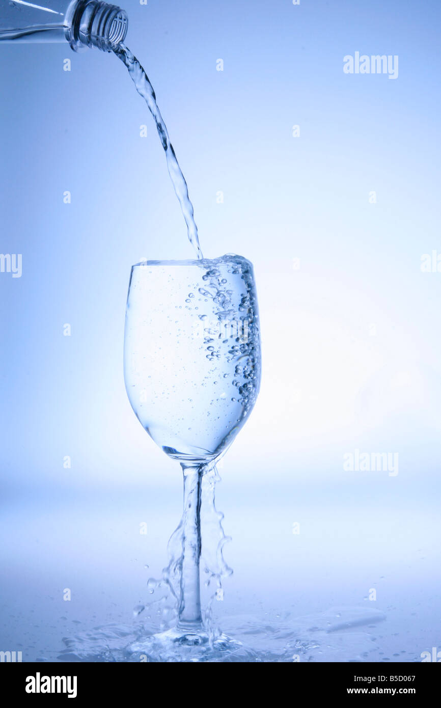 Pouring water overflowing glass hi-res stock photography and images - Alamy