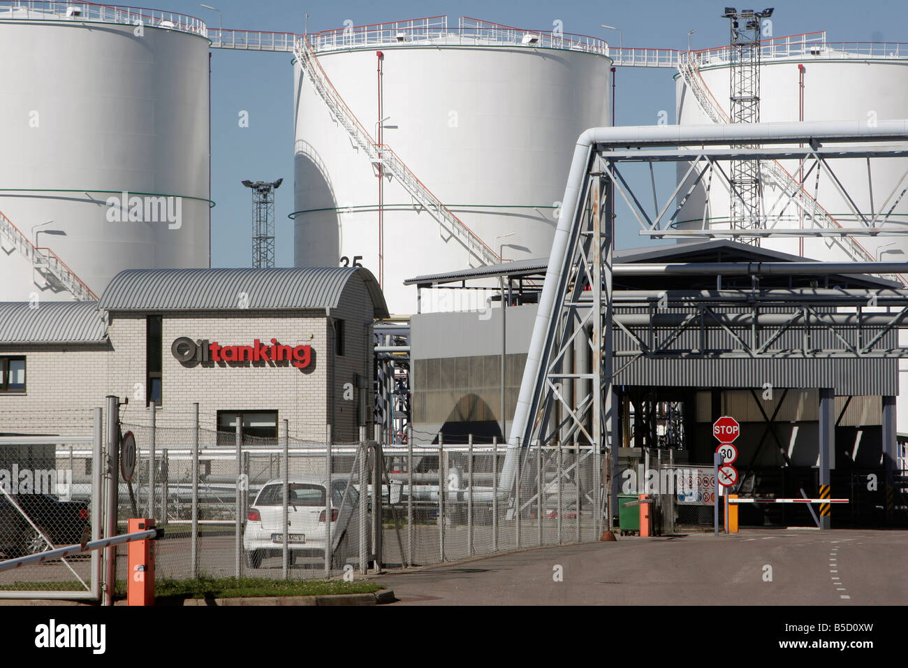 Oiltanking hi-res stock photography and images - Alamy