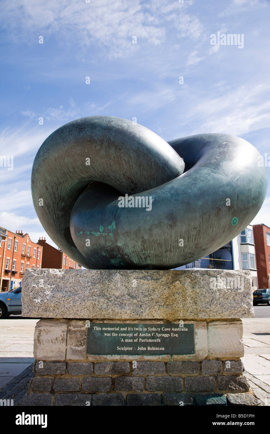 Britain and Australia 'Bonds of Friendship' sculpture by John Robinson ...