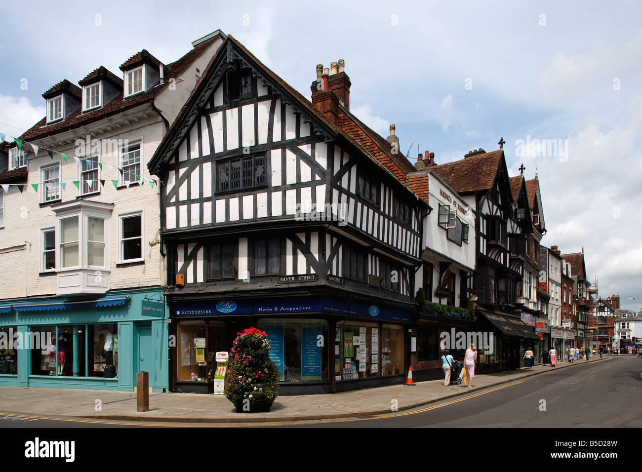 Salisbury Market Square town center typical houses Wiltshire UK Stock Photo - Alamy
