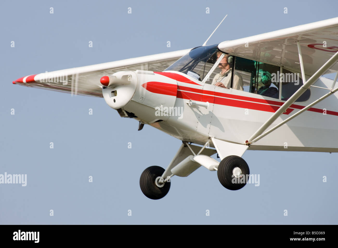 Cockpit piper super cub aircraft hi-res stock photography and images ...