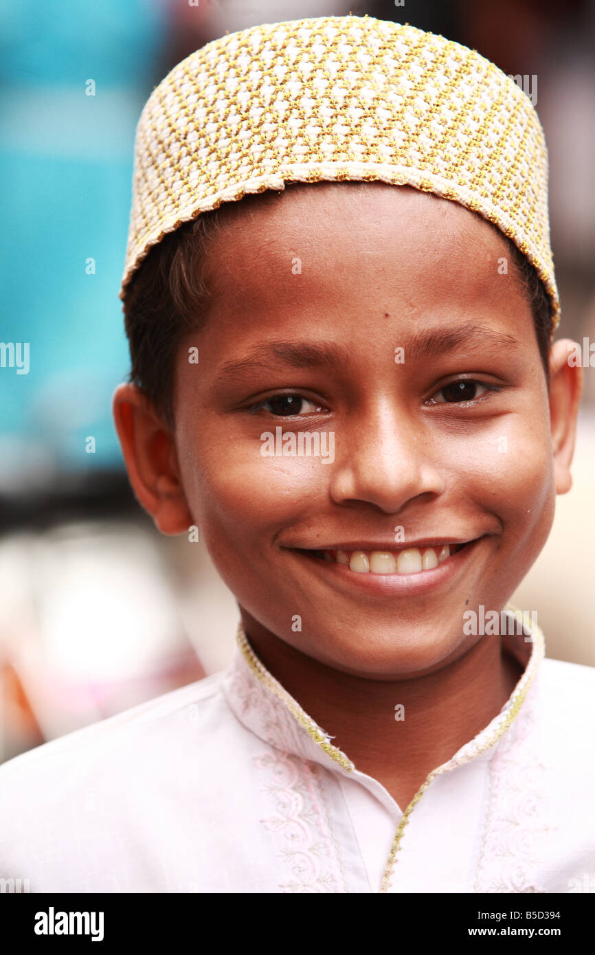 Mumbai boy portrait hi-res stock photography and images - Alamy